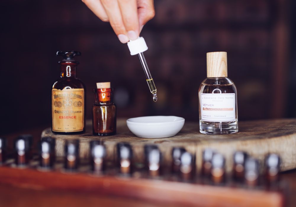 Parfums : comment sont-ils fabriqués ? – L'Essence des Notes